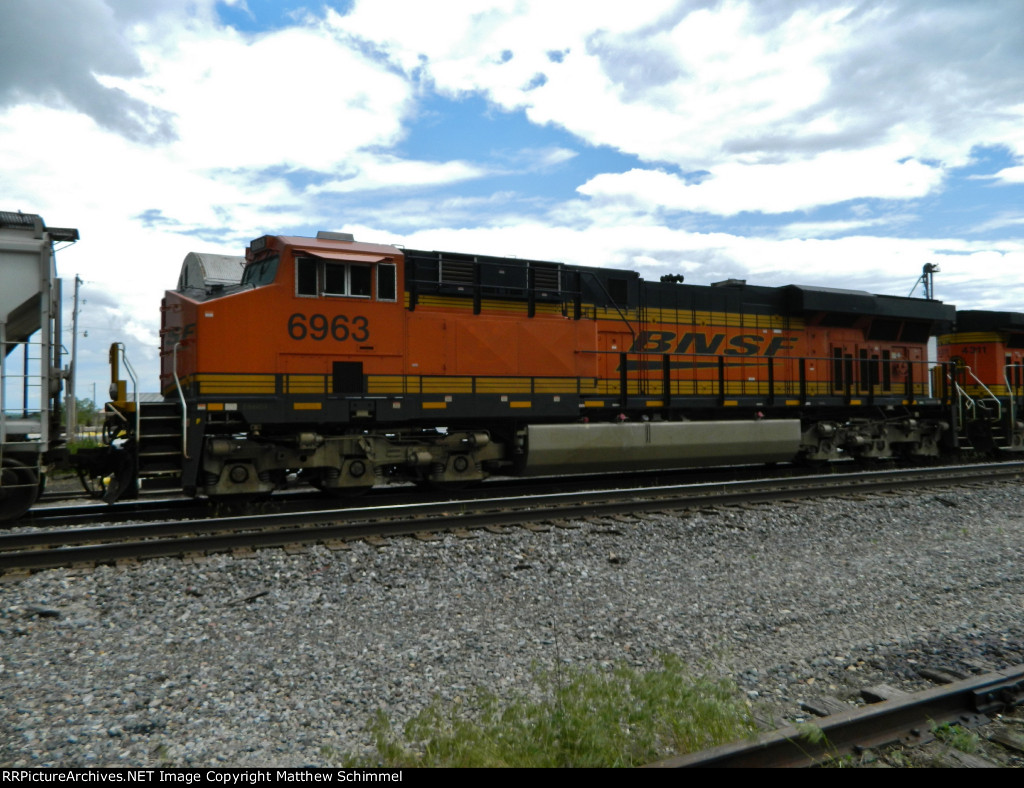 BNSF 6963